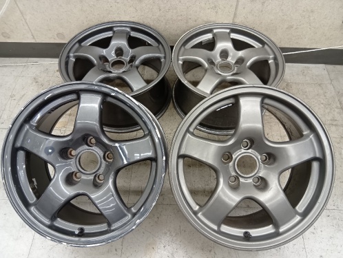 Unknown - Nissan Motor Co., Ltd. - BNR32/Genuine 16-inch aluminum ...