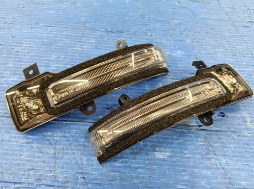 Mitsubishi - Genuine Delica Mini door mirror turn signals (left and ...